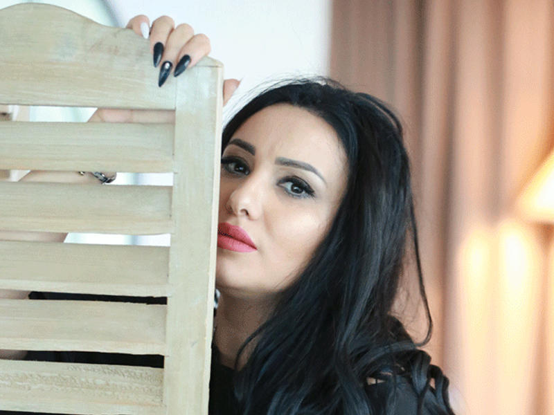 Vüsalə: "Mən ağlayanda, “cükküldəşdiyi” aktrisanın uşaqlarına baxırdı ...