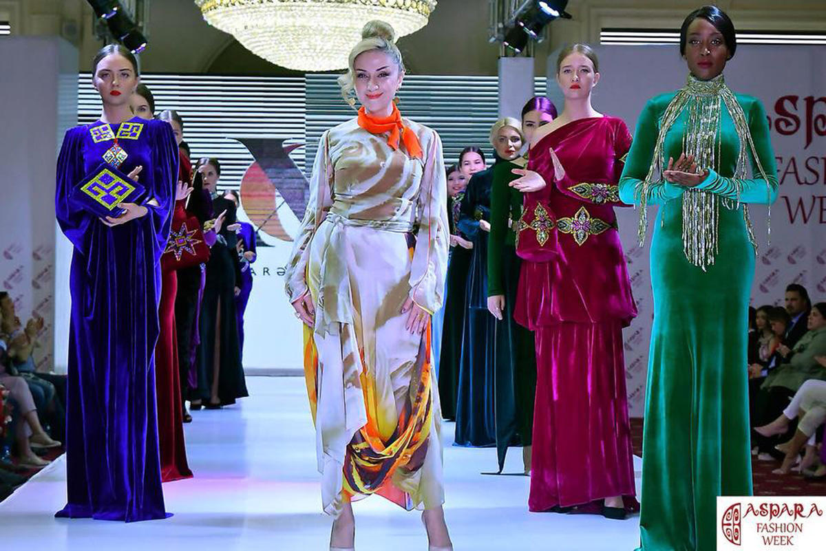 “Xalçaların dili” Qazaxıstanda “Aspara Fashion Week” moda həftəsini ...